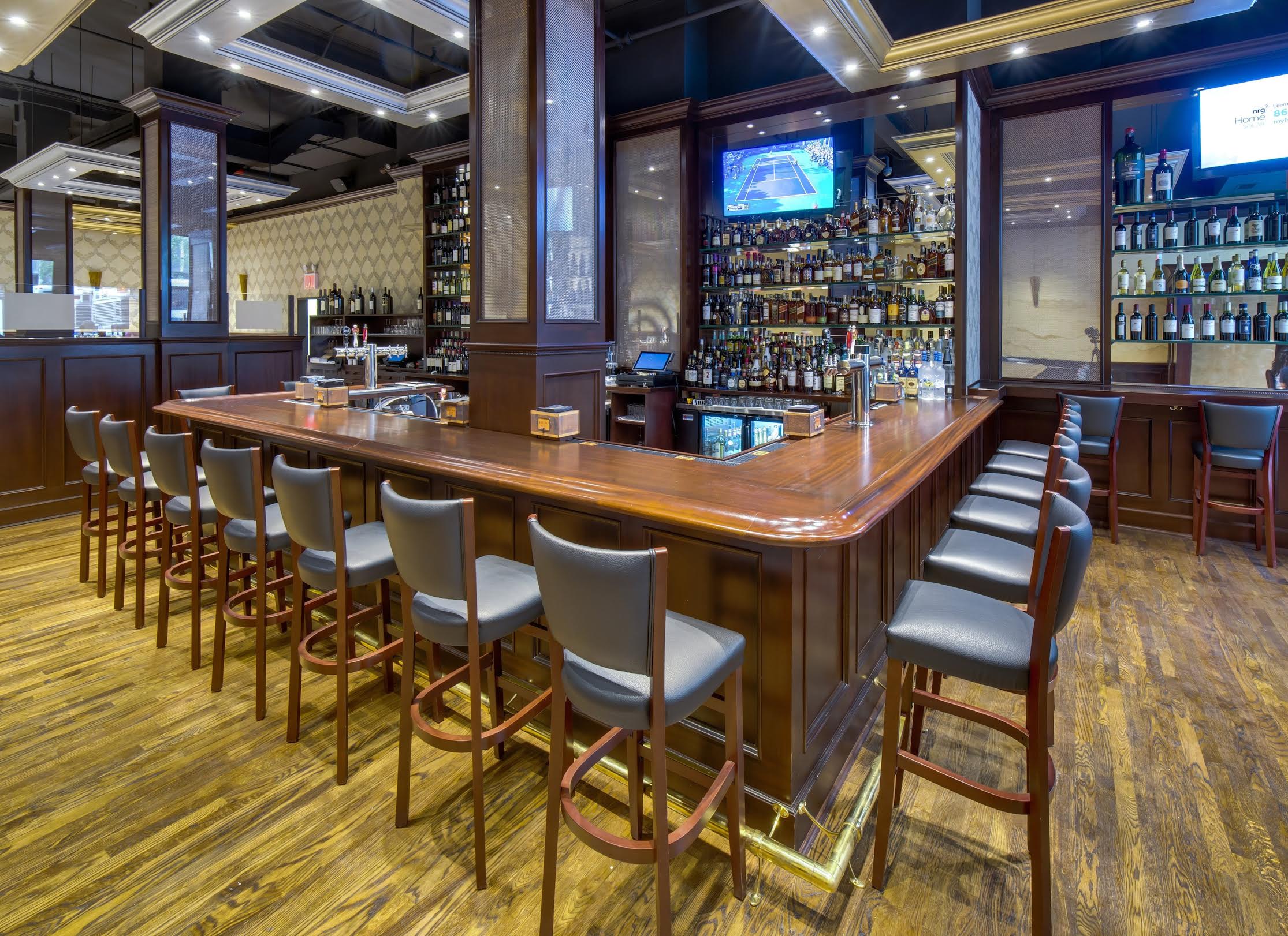 Rocco Steakhouse Lights Up The Flatiron District - Manhattan Digest