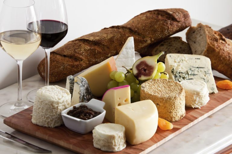 Sample Cheese Board - Manhattan Digest
