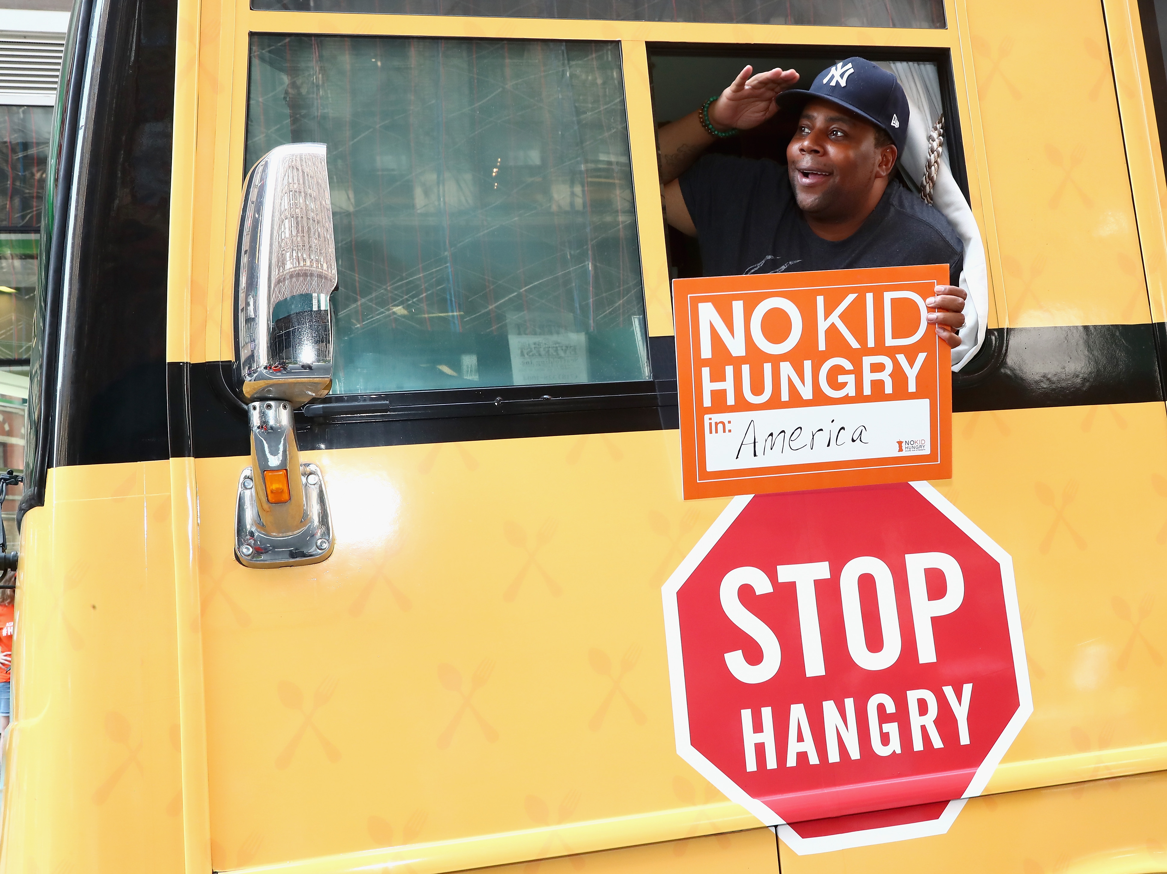 No Kid Hungry Kicks off Dine Out in NYC with Kenan Thompson!
